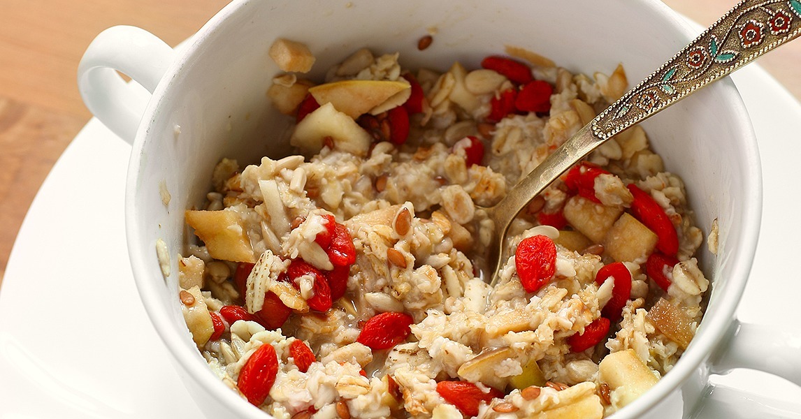 Oatmeal Enthusiasts: Try 6 Tips For a Better Bowl